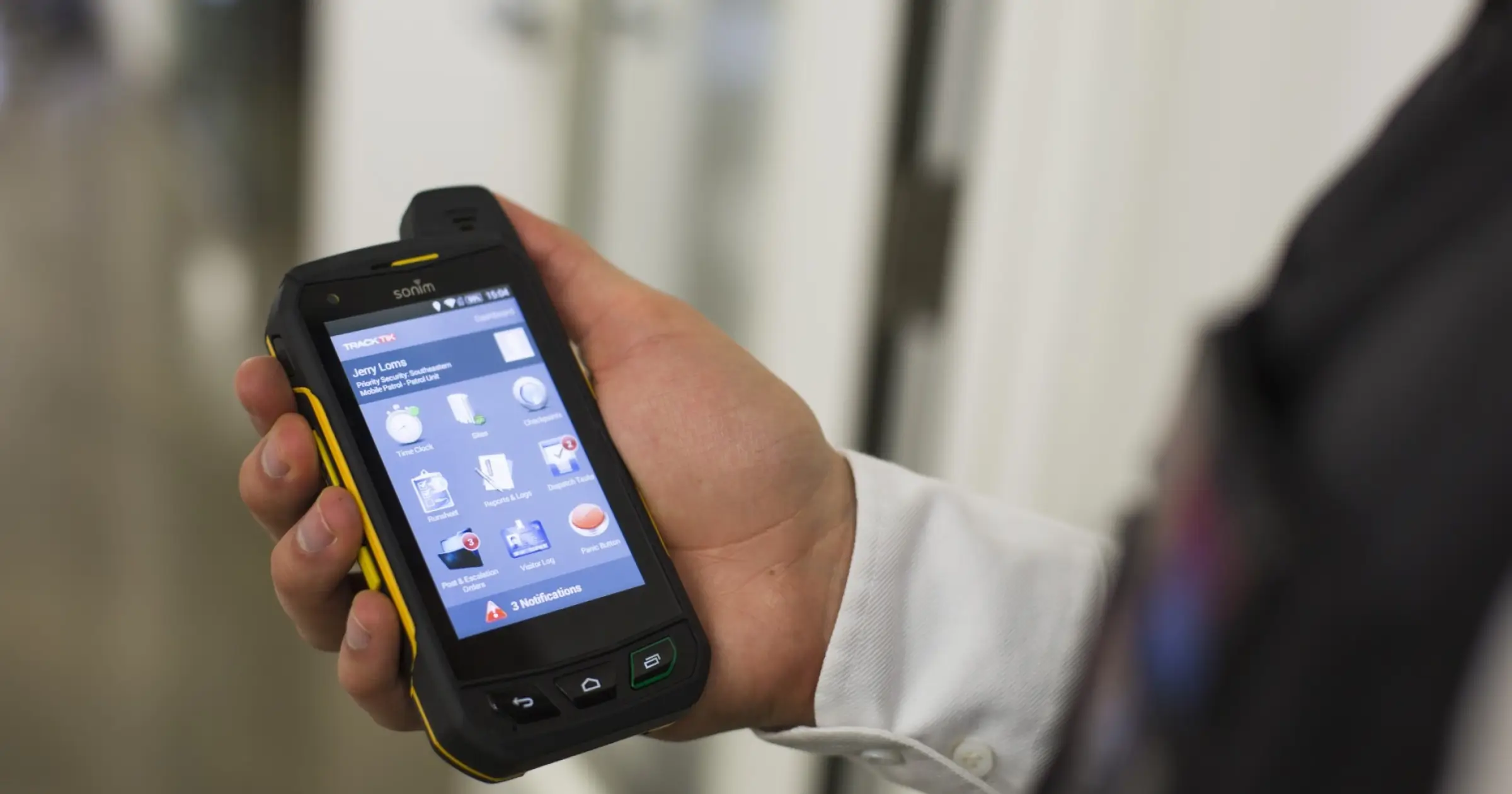 Security Guard Log Made Easy: Here’s Our Practical Checklist - TrackTik.com